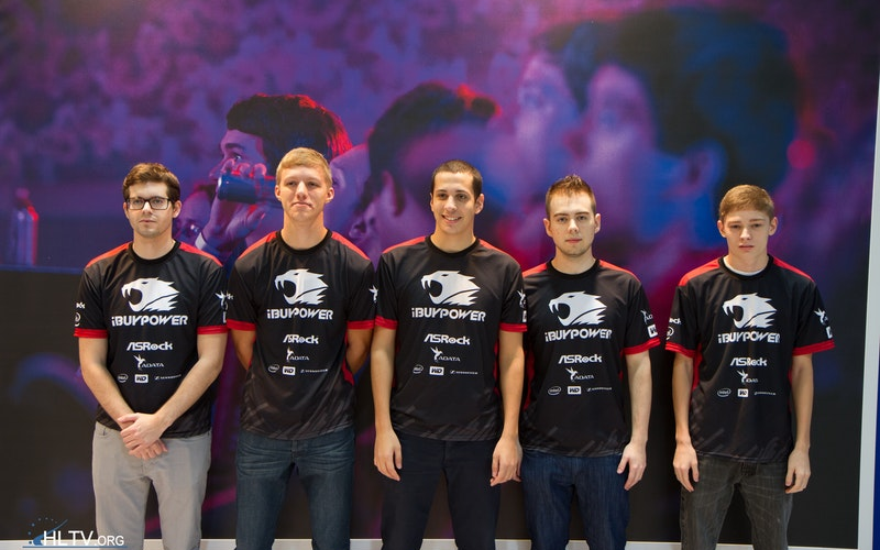 A história por trás do adesivo iBUYPOWER